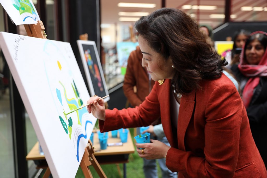 Yuri Kim, the star of Albanian televisions! – Tirana Diplomat